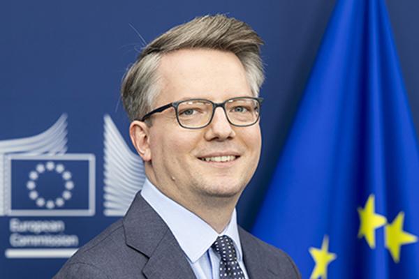 Piotr Serafin's Cabinet